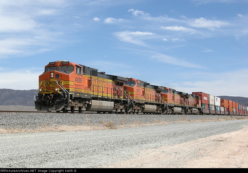 BNSF 4929